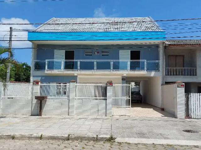 Casa / Sobrado para Venda em Guaratuba/PR Centro 8 Quartos