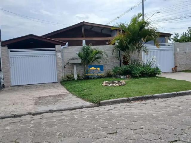 Casa / Sobrado para Venda em Guaratuba/PR Cohapar 3 Quartos