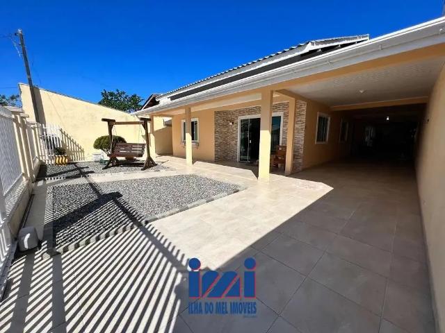 Casa / Sobrado para Venda em Guaratuba/PR Cohapar 3 Quartos