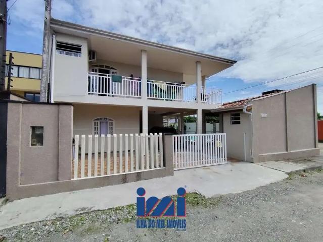 Casa / Sobrado para Venda em Guaratuba/PR Cohapar 3 Quartos