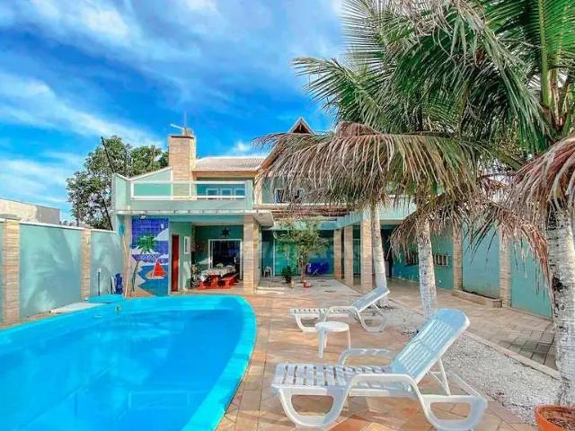 Casa / Sobrado para Venda em Guaratuba/PR Coroados 4 Quartos