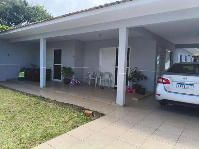 Casa / Sobrado para Venda em Guaratuba/PR Coroados 4 Quartos