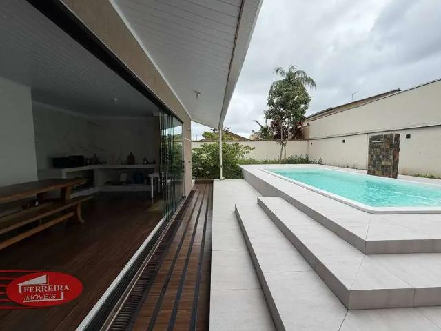 Casa / Sobrado para Venda em Guaratuba/PR Coroados 4 Quartos