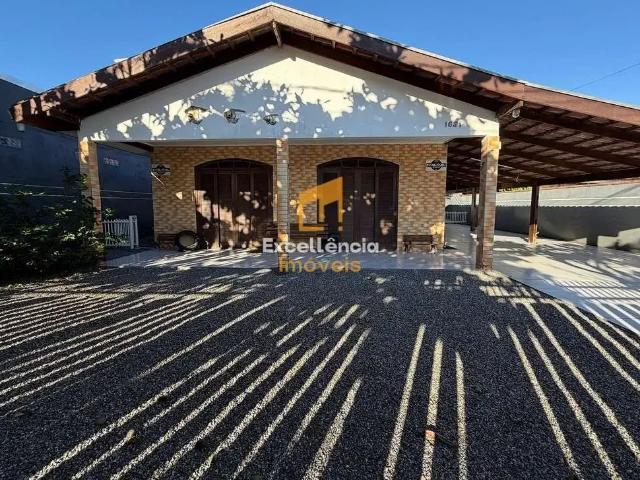 Casa / Sobrado para Venda em Guaratuba/PR Coroados 4 Quartos