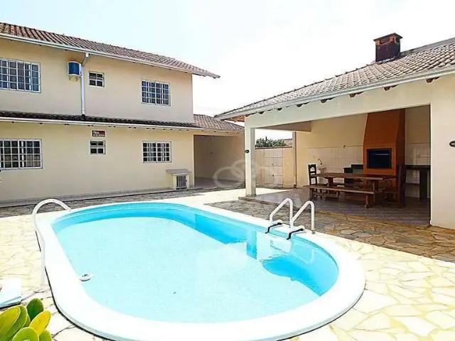 Casa / Sobrado para Venda em Guaratuba/PR Coroados 4 Quartos