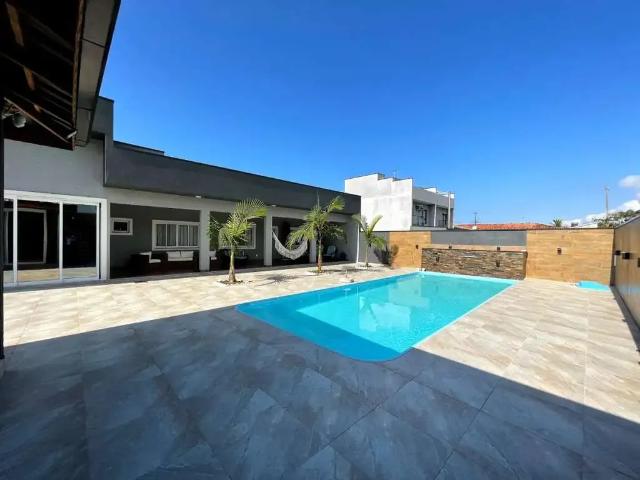 Casa / Sobrado para Venda em Guaratuba/PR Coroados 5 Quartos