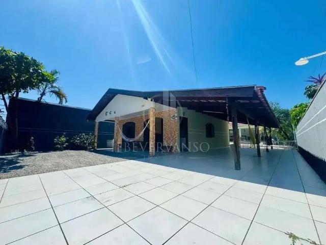 Casa / Sobrado para Venda em Guaratuba/PR Coroados 5 Quartos