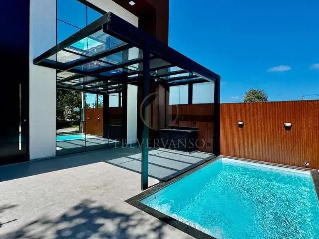 Casa / Sobrado para Venda em Guaratuba/PR Estoril 3 Quartos