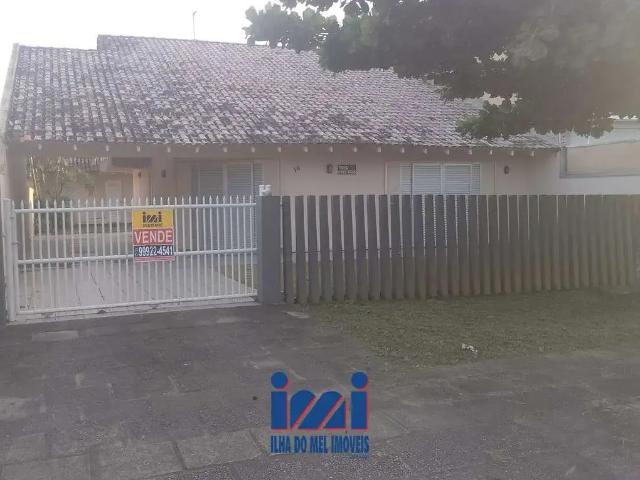 Casa / Sobrado para Venda em Guaratuba/PR Estoril 6 Quartos