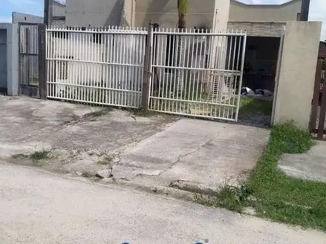 Casa / Sobrado para Venda em Guaratuba/PR Nereidas 4 Quartos
