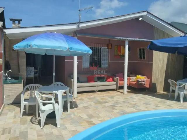 Casa / Sobrado para Venda em Guaratuba/PR Nereidas 4 Quartos