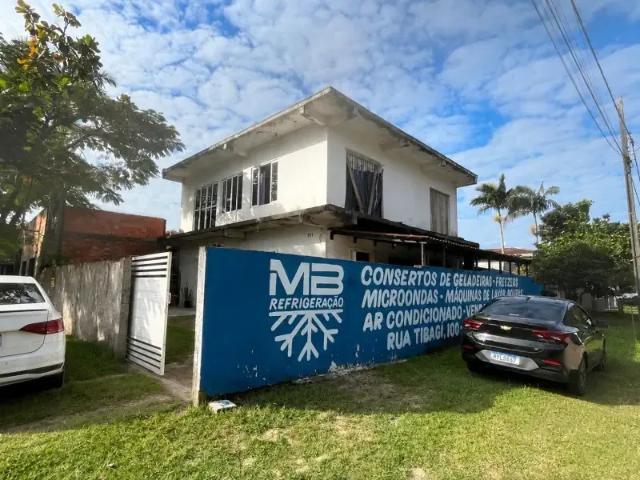 Casa / Sobrado para Venda em Guaratuba/PR Nereidas 4 Quartos