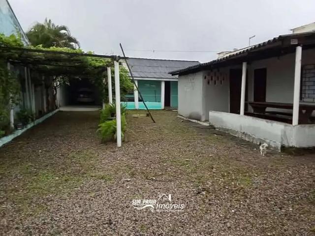 Casa / Sobrado para Venda em Guaratuba/PR Nereidas 4 Quartos