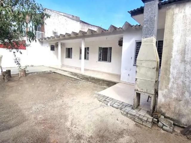 Casa / Sobrado para Venda em Guaratuba/PR Nereidas 3 Quartos