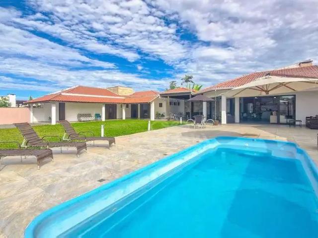 Casa / Sobrado para Venda em Guaratuba/PR Nereidas 3 Quartos