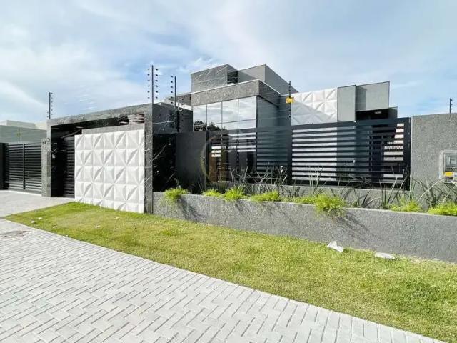 Casa / Sobrado para Venda em Guaratuba/PR Piçarras 4 Quartos