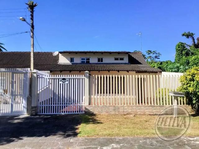 Casa / Sobrado para Venda em Guaratuba/PR Piçarras 4 Quartos