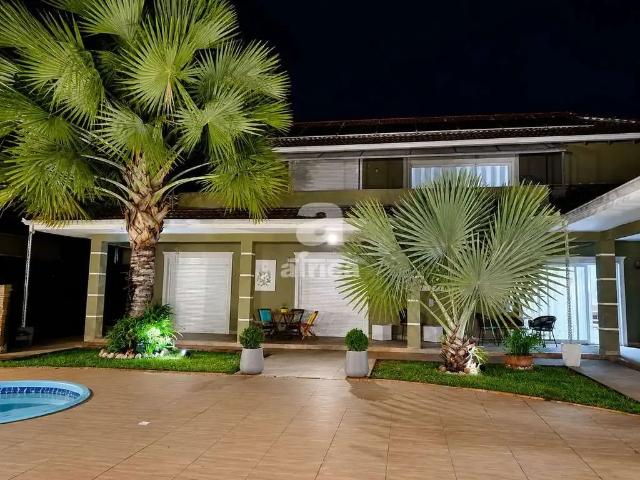Casa / Sobrado para Venda em Guaratuba/PR Piçarras 5 Quartos