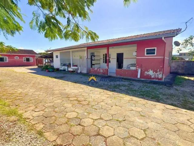 Casa / Sobrado para Venda em Guaratuba/PR Piçarras 5 Quartos