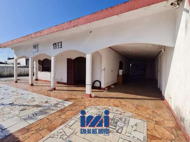 Casa / Sobrado para Venda em Guaratuba/PR Piçarras 5 Quartos