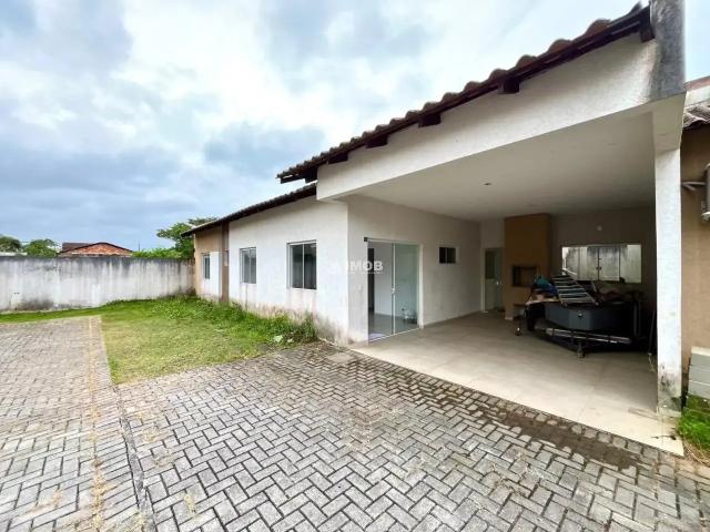 Casa / Sobrado para Venda em Guaratuba/PR Piçarras 3 Quartos