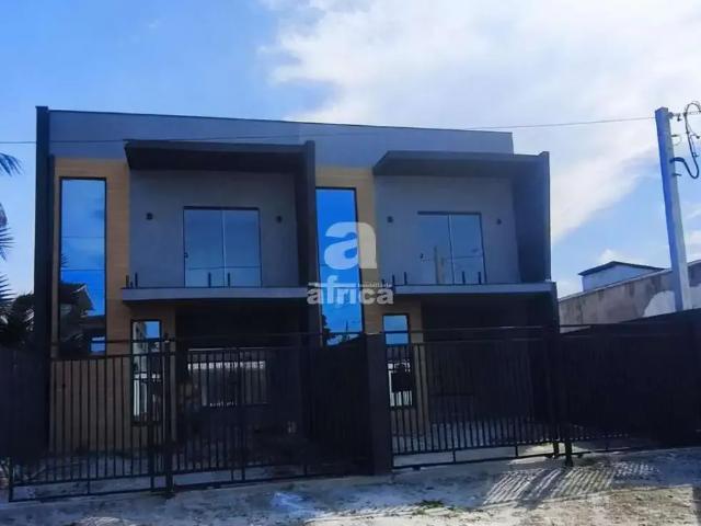 Casa / Sobrado para Venda em Guaratuba/PR Piçarras 3 Quartos