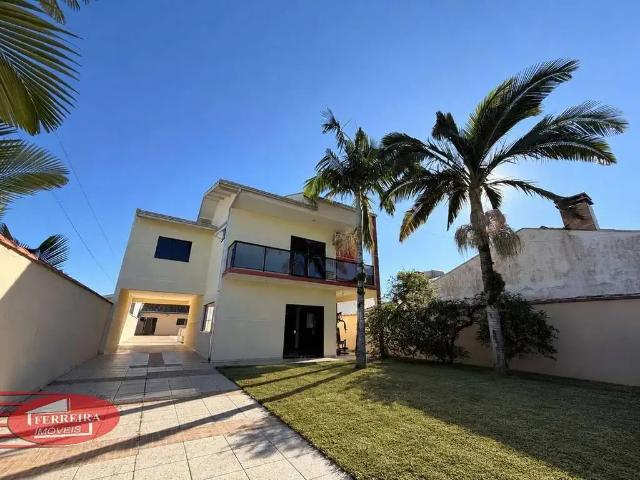 Casa / Sobrado para Venda em Guaratuba/PR Piçarras 3 Quartos