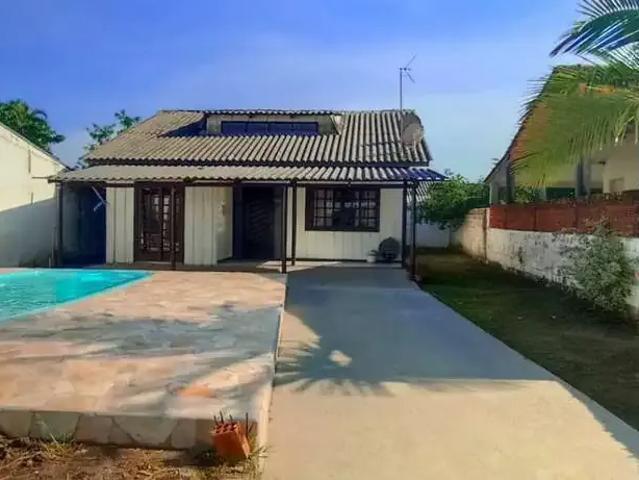 Casa / Sobrado para Venda em Guaratuba/PR Piçarras 3 Quartos