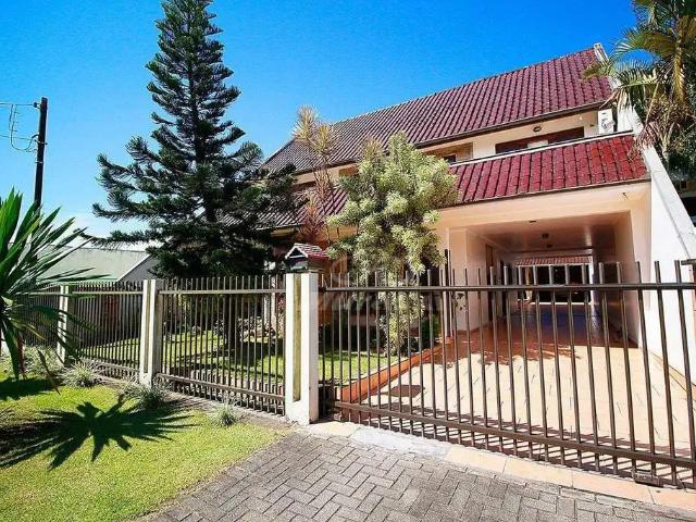 Casa / Sobrado para Venda em Guaratuba/PR Piçarras 3 Quartos