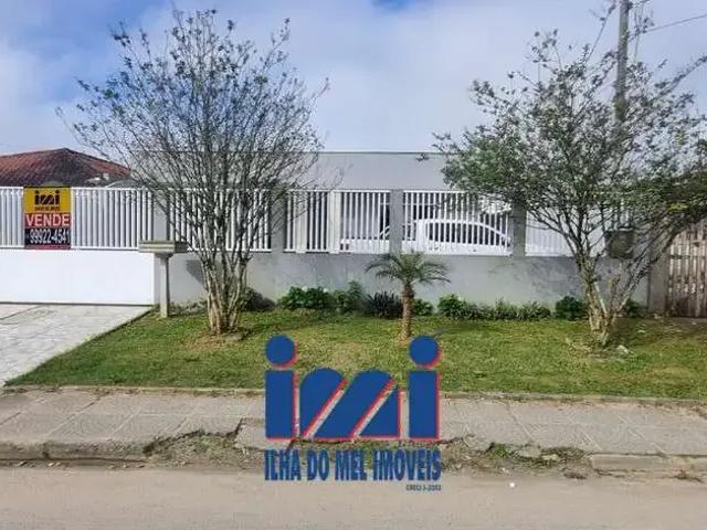 Casa / Sobrado para Venda em Guaratuba/PR Piçarras 3 Quartos