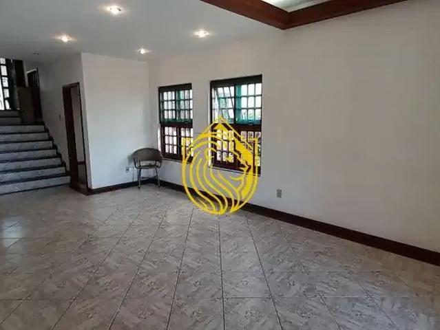 Casa / Sobrado para Venda em Guaratinguetá/SP Portal das Colinas 5 Quartos