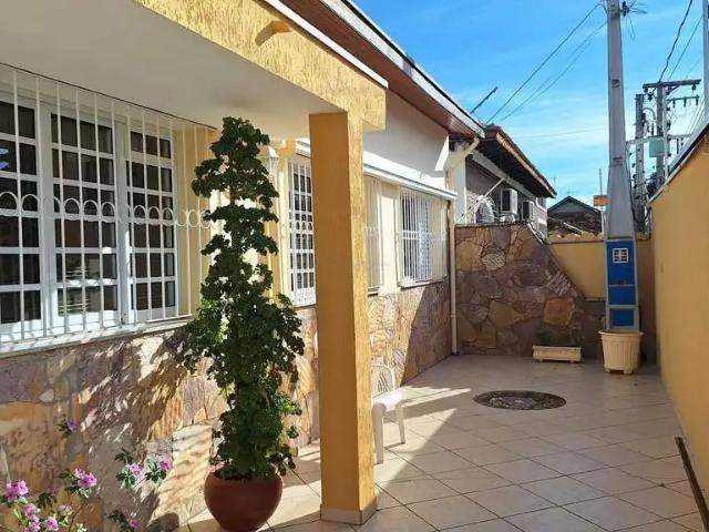 Casa / Sobrado para Venda em Guaratinguetá/SP Pedregulho 3 Quartos