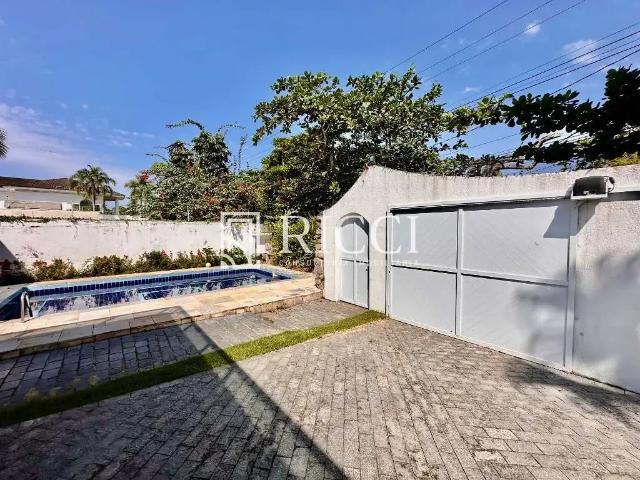 Casa / Sobrado para Venda em Guarujá/SP Balneário Praia do Pernambuco 4 Quartos