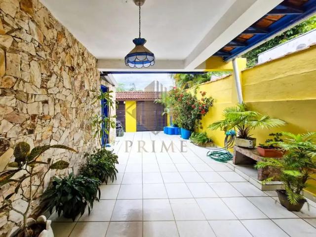 Casa / Sobrado para Venda em Guarujá/SP Balneário Praia do Pernambuco 4 Quartos
