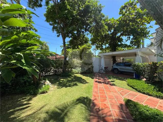 Casa / Sobrado para Venda em Guarujá/SP Balneário Praia do Pernambuco 5 Quartos