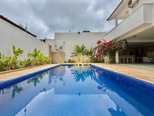 Casa / Sobrado para Venda em Guarujá/SP Enseada 4 Quartos