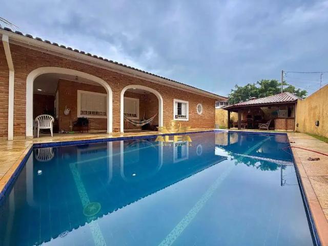 Casa / Sobrado para Venda em Guarujá/SP Enseada 4 Quartos