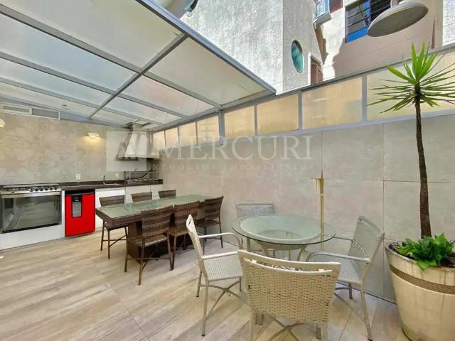 Casa / Sobrado para Venda em Guarujá/SP Enseada 4 Quartos