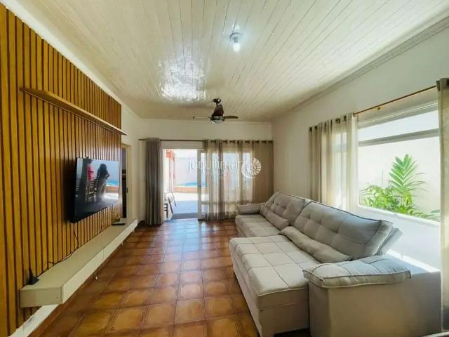 Casa / Sobrado para Venda em Guarujá/SP Enseada 4 Quartos
