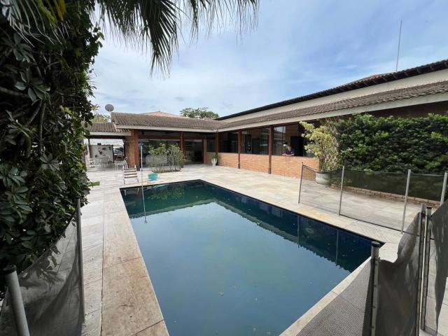 Casa / Sobrado para Venda em Guarujá/SP Enseada 4 Quartos