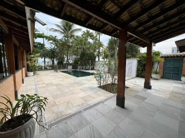 Casa / Sobrado para Venda em Guarujá/SP Enseada 4 Quartos