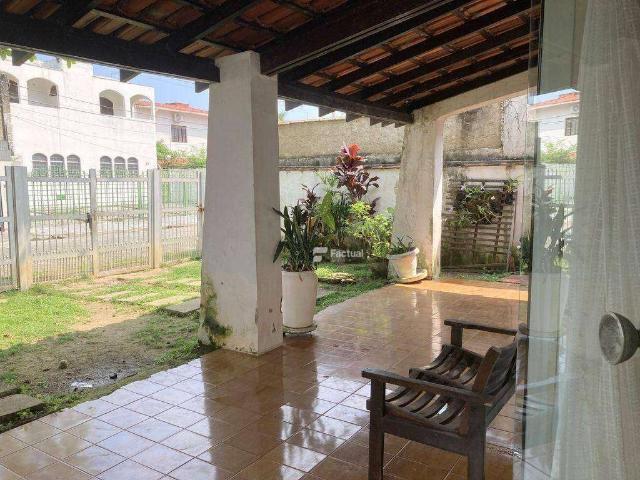 Casa / Sobrado para Venda em Guarujá/SP Enseada 4 Quartos