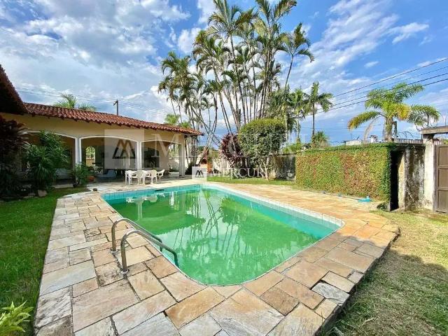 Casa / Sobrado para Venda em Guarujá/SP Enseada 4 Quartos