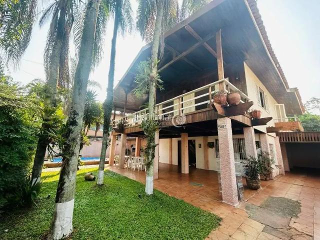 Casa / Sobrado para Venda em Guarujá/SP Enseada 4 Quartos