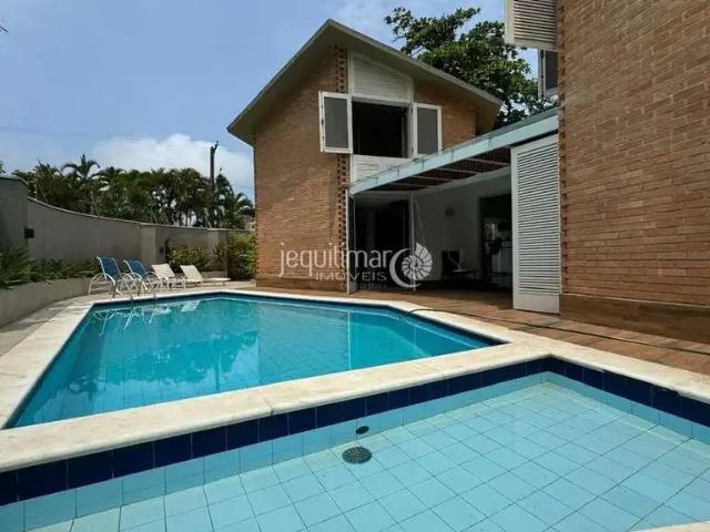 Casa / Sobrado para Venda em Guarujá/SP Enseada 4 Quartos