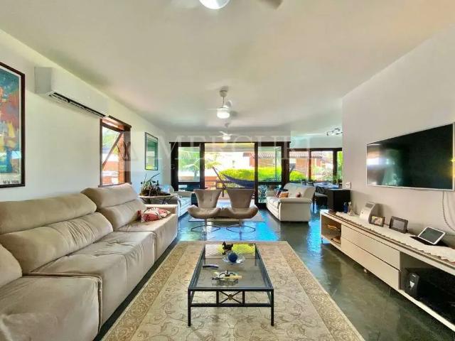Casa / Sobrado para Venda em Guarujá/SP Enseada 5 Quartos