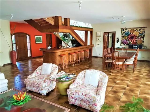 Casa / Sobrado para Venda em Guarujá/SP Enseada 5 Quartos