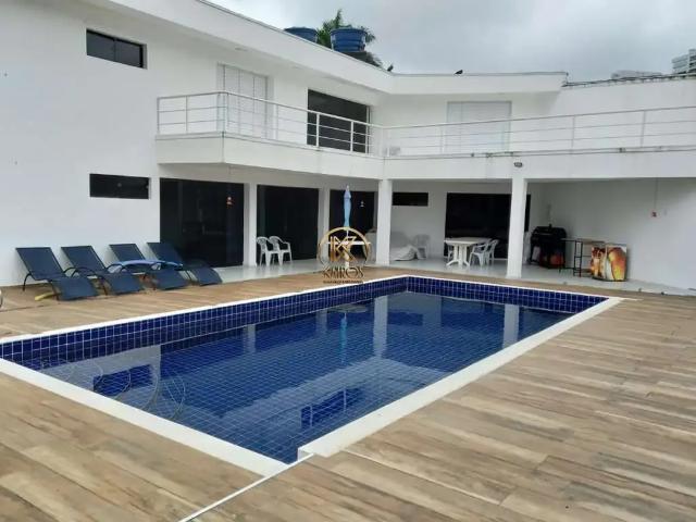 Casa / Sobrado para Venda em Guarujá/SP Enseada 5 Quartos