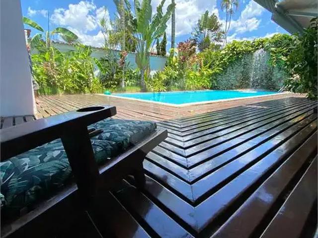 Casa / Sobrado para Venda em Guarujá/SP Enseada 5 Quartos