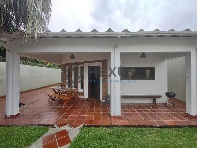 Casa / Sobrado para Venda em Guarujá/SP Enseada 5 Quartos